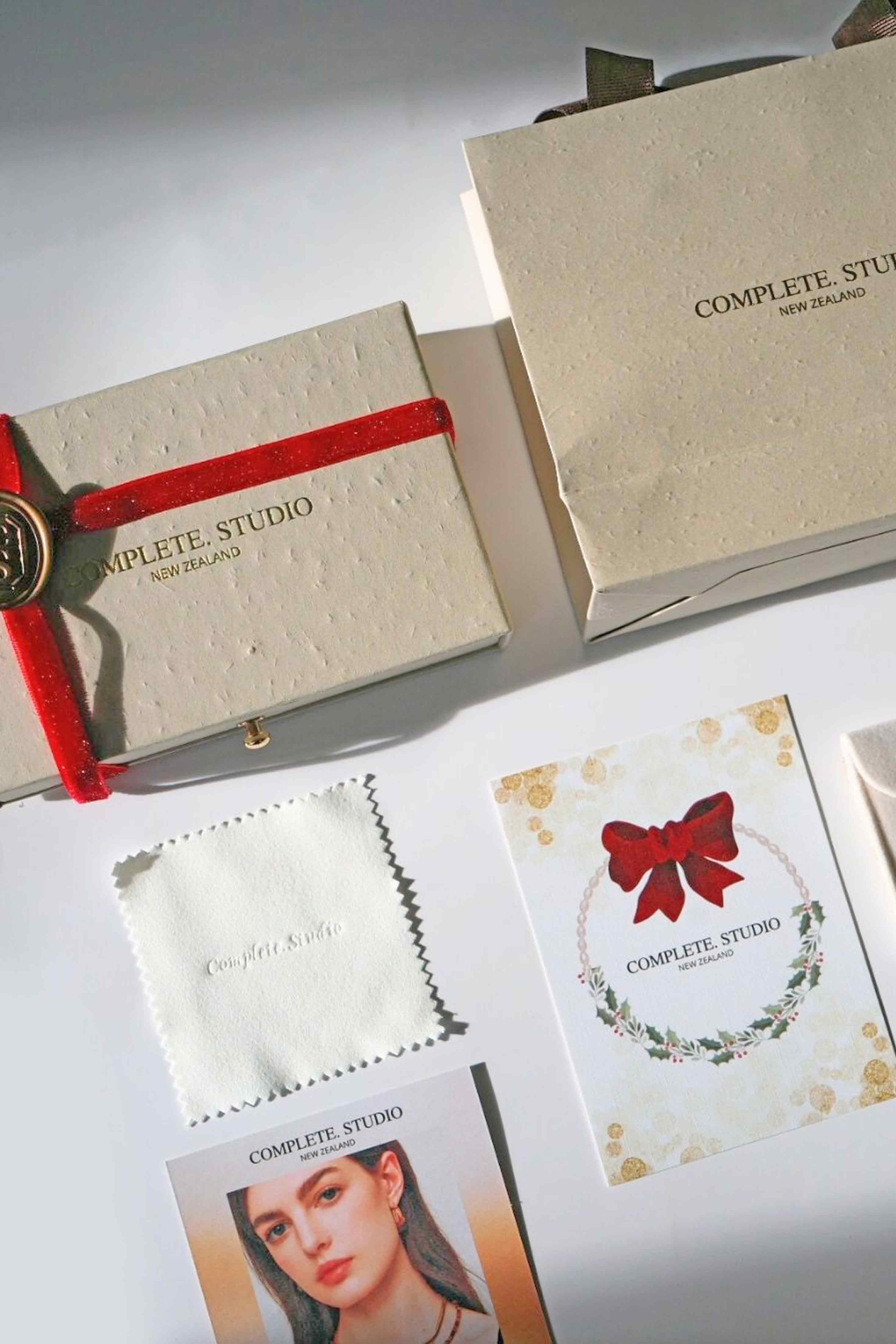 Christmas Gift Shop – Complete. Studio